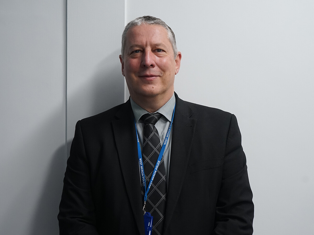 Simon Bennett WEB – Civvy Street Magazine